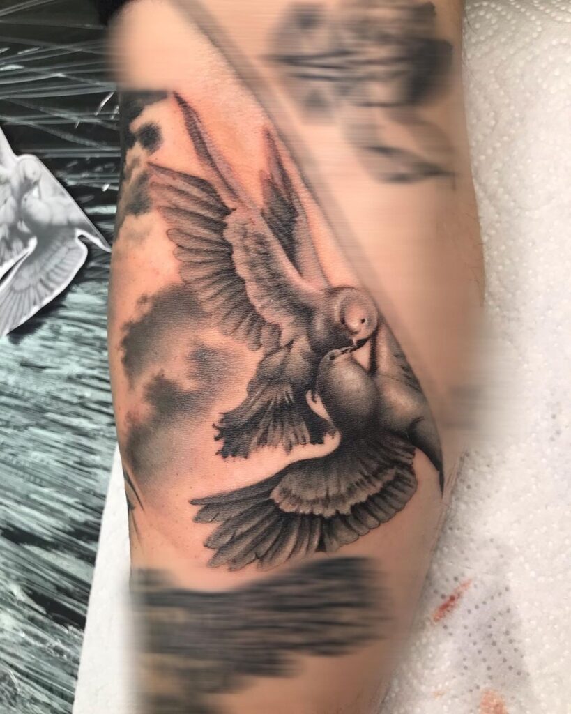 Tetování znaky a symboly, zvířata, holubice, symboly lásky, štěstí na ...