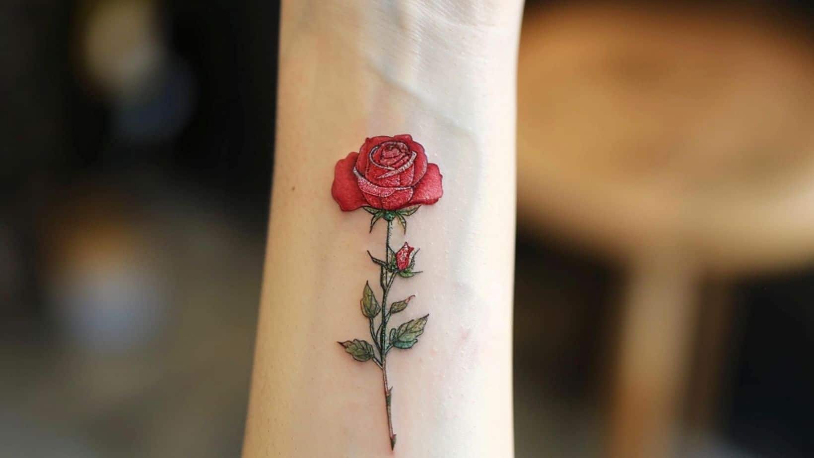 Význam tetování růže: Symbol krásy a života | Tetovani.cz
