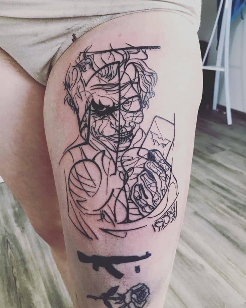 Tetování z filmů a pohádek, Joker na stehnu | Tetovani.cz