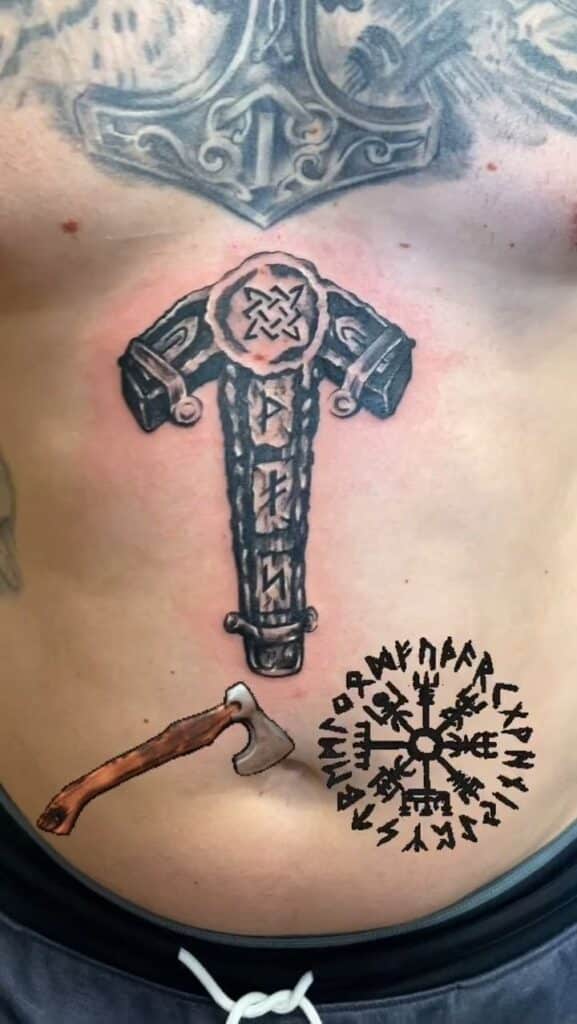 Tetování znaky a symboly, runa ochranné symboly na břichu | Tetovani.cz