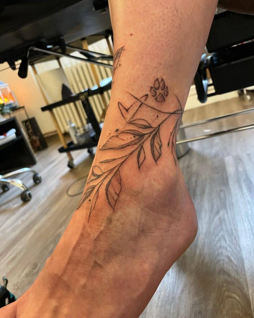 Tetování květiny, srdce, psí tlapka na nárt | Tetovani.cz