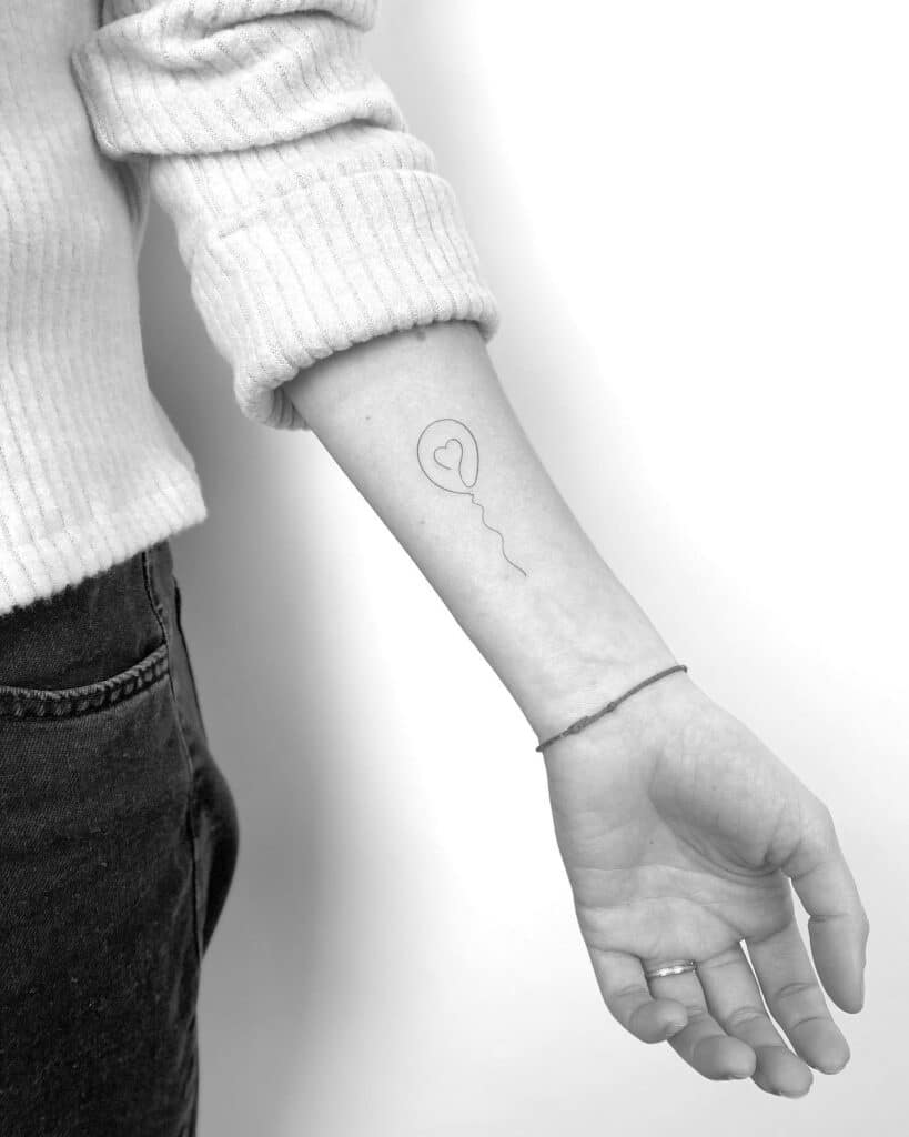 Tetování znaky a symboly, symbol lásky, srdce na předloktí | Tetovani.cz